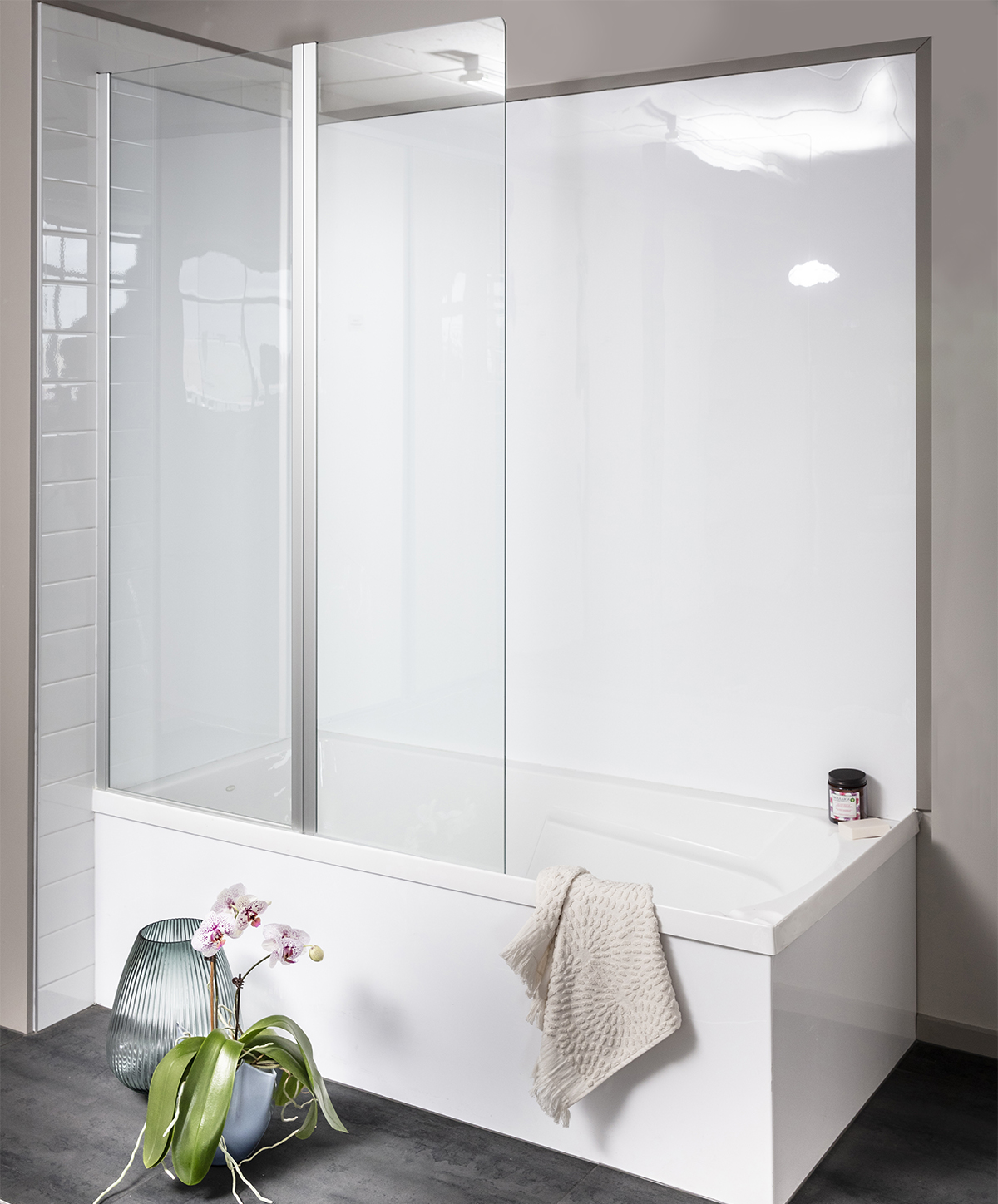 Beta_bath_screen_Astra_bath160 | Showerwell Home Products